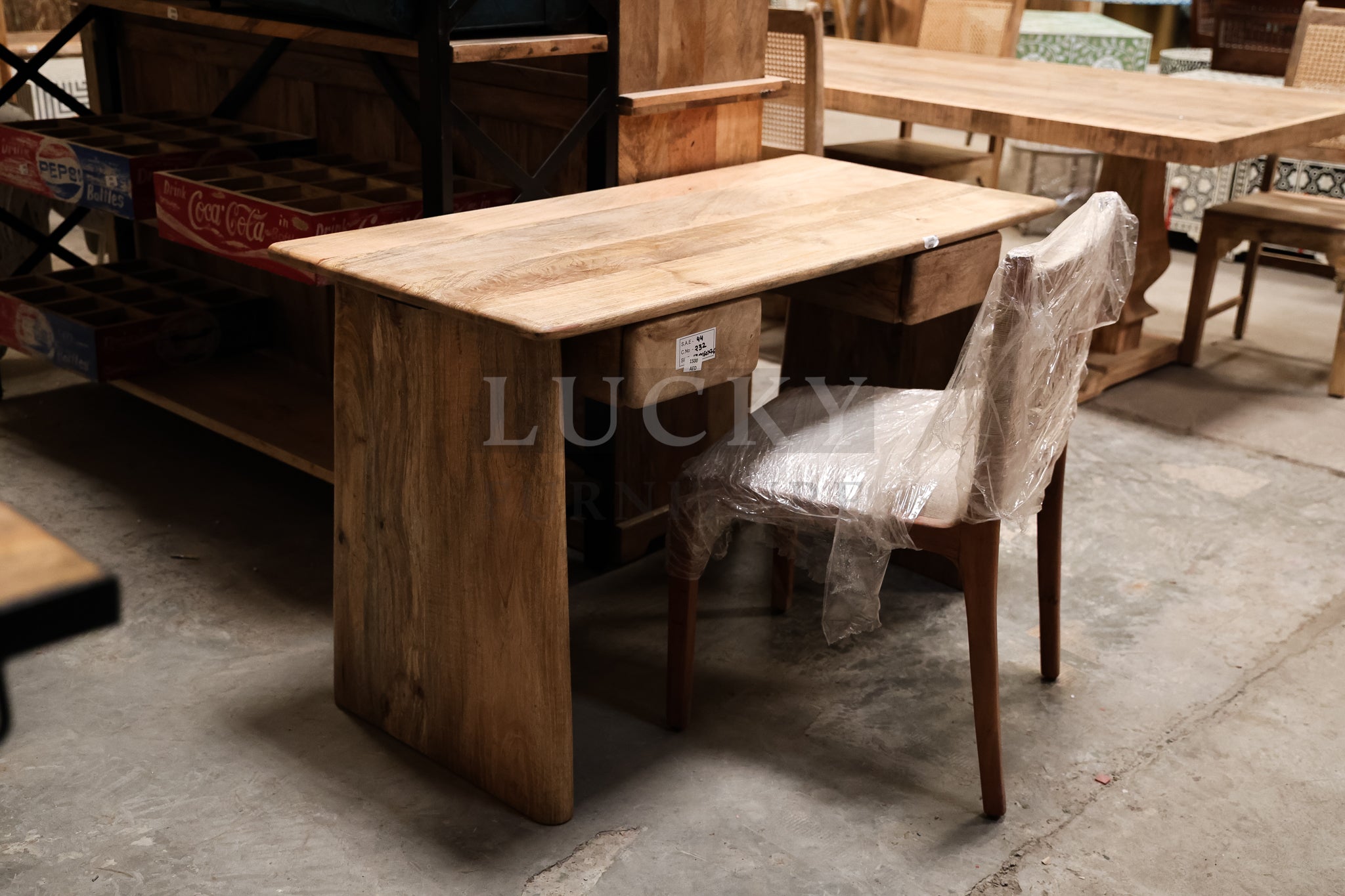 Desk – Lucky Furniture