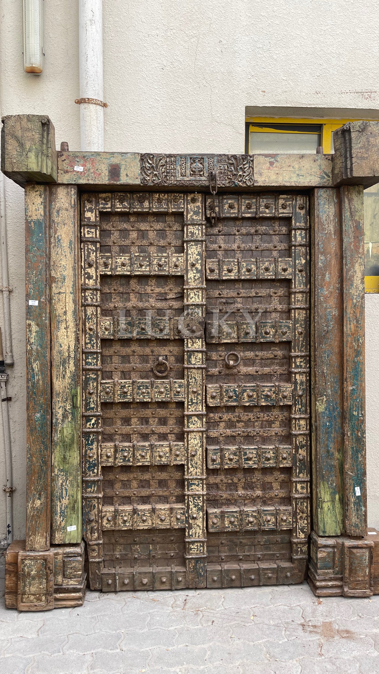 Vintage door – Lucky Furniture